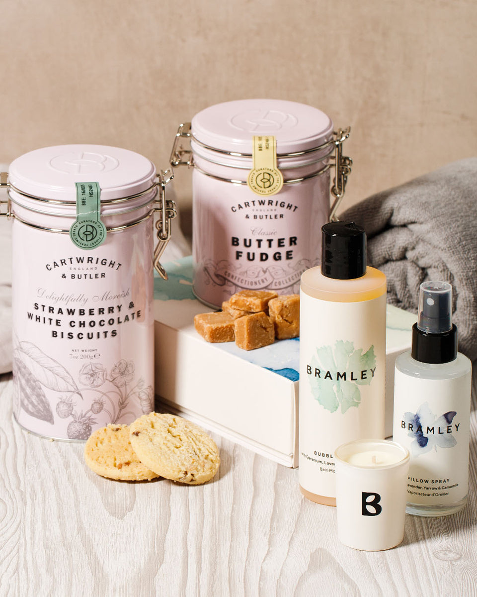 Luxury Bath Pamper and Spa Sweet Treats Hamper - TotalDrinks